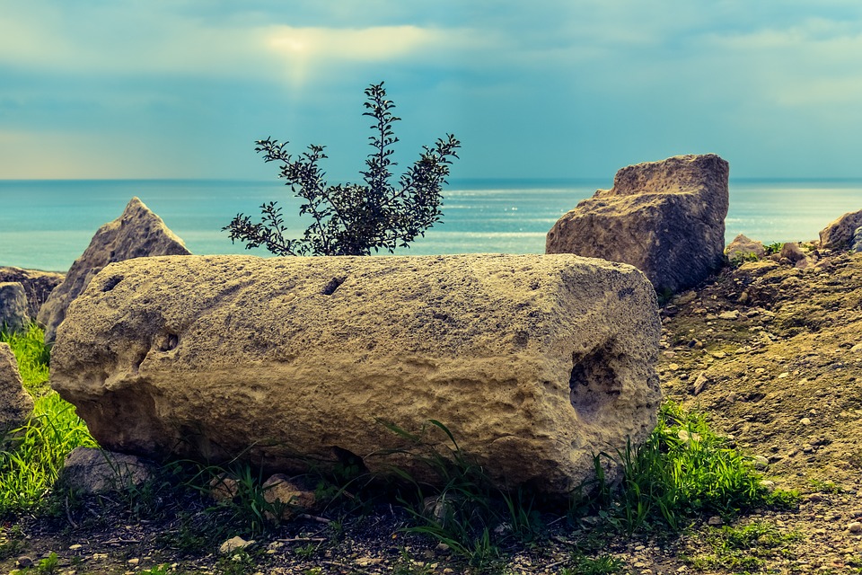 Scientific Methods in Archeology – A tang of science